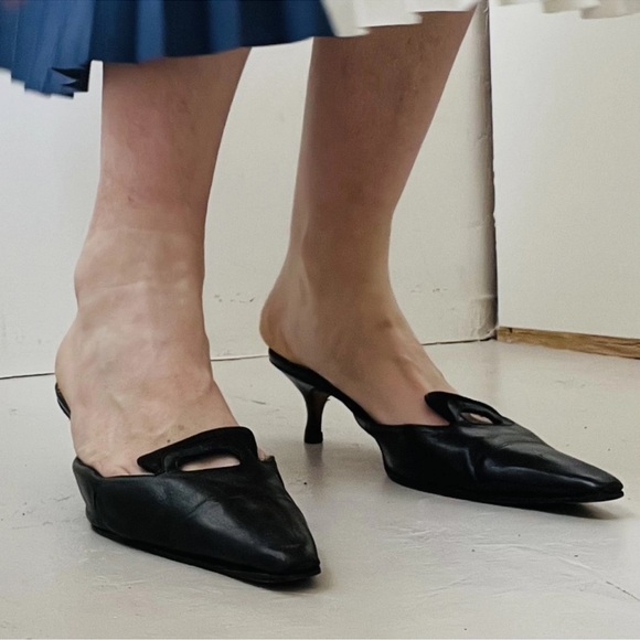 Manolo Blahnik | Shoes | Vintage Monolo Blahnik Kitten Heel Mules ...